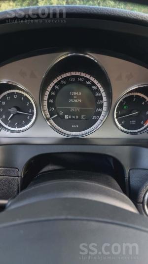 Pelēks Mercedes-Benz E 350 2009 Cēsis, ar dzinēja tilpumu 3.00 L un nobraukumu 252 tūkst. km par 9250 €, foto 11 vietnē AUTOMOTO.COM.LV