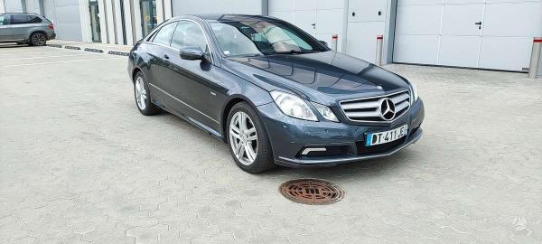 Серый Мерседес E 350 2009 в Вильнюс, объемом двигателя 3.00 л и пробегом 390 тыс. км за 6200 €, фото 7 на AUTOMOTO.COM.LV