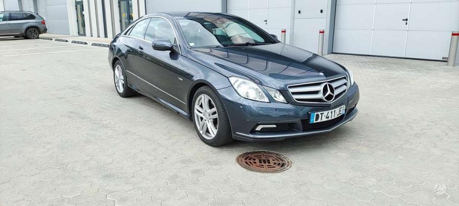Pelēks Mercedes-Benz E 350 2009 Viļņa, ar dzinēja tilpumu 3.00 L un nobraukumu 390 tūkst. km par 6200 €, foto 8 vietnē AUTOMOTO.COM.LV