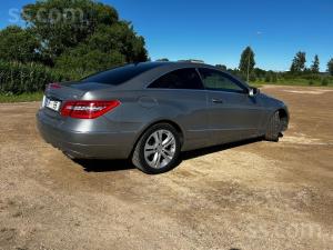 Pelēks Mercedes-Benz E 350 2009 Rīga, ar dzinēja tilpumu 3.00 L un nobraukumu 204 tūkst. km par 8850 €, foto 4 vietnē AUTOMOTO.COM.LV