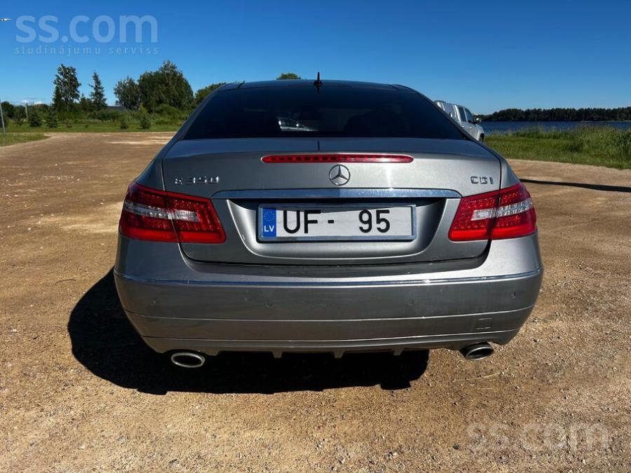 Pelēks Mercedes-Benz E 350 2009 Rīga, ar dzinēja tilpumu 3.00 L un nobraukumu 204 tūkst. km par 8850 €, foto 5 vietnē AUTOMOTO.COM.LV