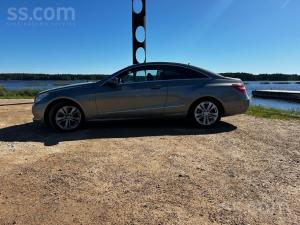 Pelēks Mercedes-Benz E 350 2009 Rīga, ar dzinēja tilpumu 3.00 L un nobraukumu 204 tūkst. km par 8850 €, foto 7 vietnē AUTOMOTO.COM.LV