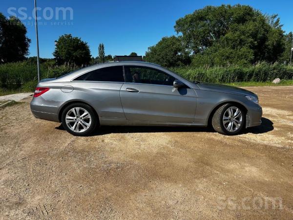 Pelēks Mercedes-Benz E 350 2009 Rīga, ar dzinēja tilpumu 3.00 L un nobraukumu 204 tūkst. km par 8850 €, foto 8 vietnē AUTOMOTO.COM.LV