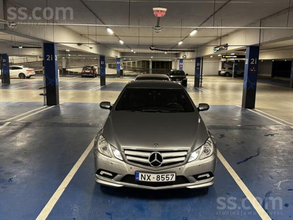 Grey Mercedes-Benz E 350 2009 in Riga, with an engine capacity of 3.00 L and mileage of 293 thousand km for 8700 €, photo 5 on AUTOMOTO.COM.LV