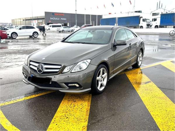Grey Mercedes-Benz E 350 2010 in Kaunas, with an engine capacity of 2.99 L and mileage of 247 thousand km for 8300 €, photo 1 on AUTOMOTO.COM.LV