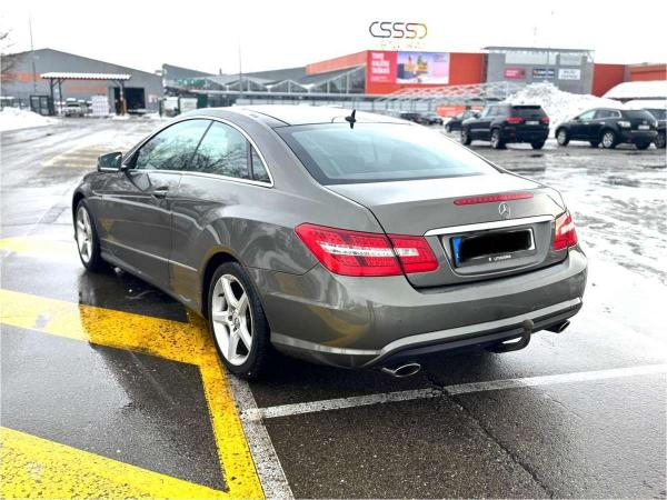 Grey Mercedes-Benz E 350 2010 in Kaunas, with an engine capacity of 2.99 L and mileage of 247 thousand km for 8300 €, photo 6 on AUTOMOTO.COM.LV