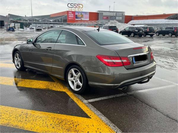 Grey Mercedes-Benz E 350 2010 in Kaunas, with an engine capacity of 2.99 L and mileage of 247 thousand km for 8300 €, photo 7 on AUTOMOTO.COM.LV