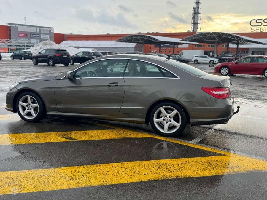 Pelēks Mercedes-Benz E 350 2010 Kauņa, ar dzinēja tilpumu 2.99 L un nobraukumu 247 tūkst. km par 8300 €, foto 8 vietnē AUTOMOTO.COM.LV