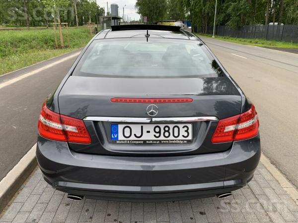 Grey Mercedes-Benz E 350 2010 in Riga, with an engine capacity of 3.00 L and mileage of 352 thousand km for 8500 €, photo 7 on AUTOMOTO.COM.LV