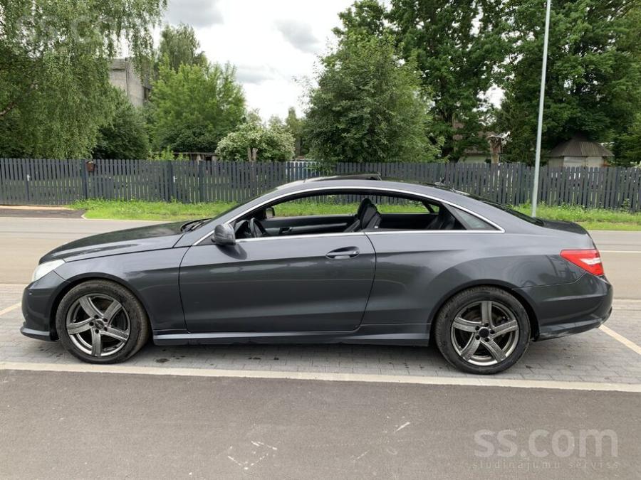 Grey Mercedes-Benz E 350 2010 in Riga, with an engine capacity of 3.00 L and mileage of 352 thousand km for 8500 €, photo 5 on AUTOMOTO.COM.LV