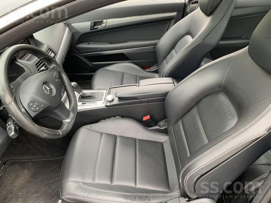 Grey Mercedes-Benz E 350 2010 in Riga, with an engine capacity of 3.00 L and mileage of 352 thousand km for 8500 €, photo 12 on AUTOMOTO.COM.LV