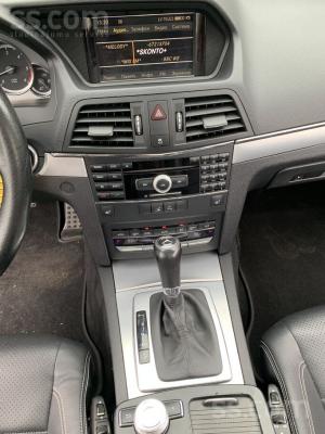 Grey Mercedes-Benz E 350 2010 in Riga, with an engine capacity of 3.00 L and mileage of 352 thousand km for 8500 €, photo 16 on AUTOMOTO.COM.LV