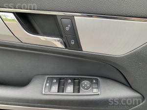 Grey Mercedes-Benz E 350 2010 in Riga, with an engine capacity of 3.00 L and mileage of 352 thousand km for 8500 €, photo 20 on AUTOMOTO.COM.LV