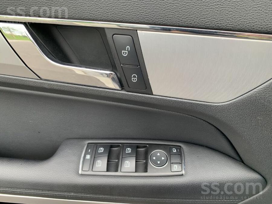 Grey Mercedes-Benz E 350 2010 in Riga, with an engine capacity of 3.00 L and mileage of 352 thousand km for 8500 €, photo 20 on AUTOMOTO.COM.LV