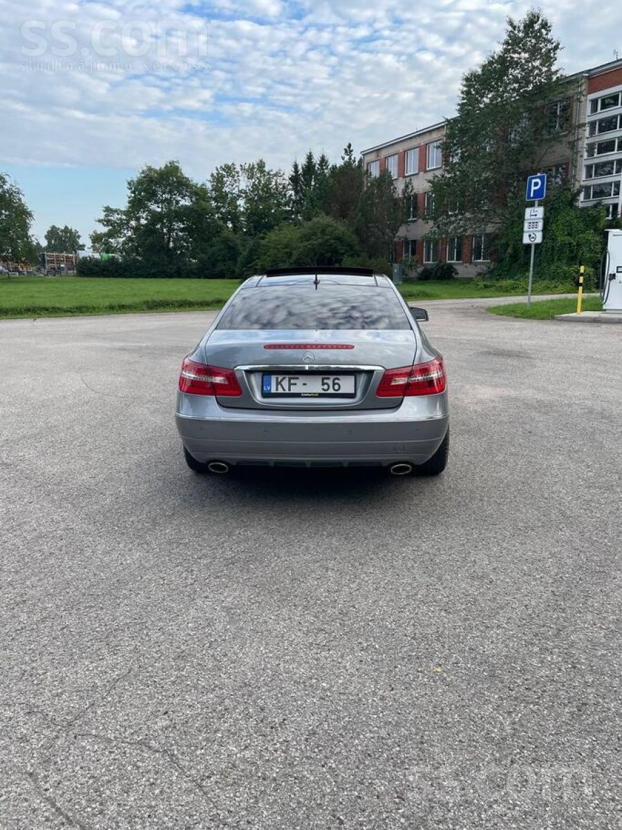 Pelēks Mercedes-Benz E 350 2010 Tukums, ar dzinēja tilpumu 3.00 L un nobraukumu 231 tūkst. km par 9500 €, foto 4 vietnē AUTOMOTO.COM.LV