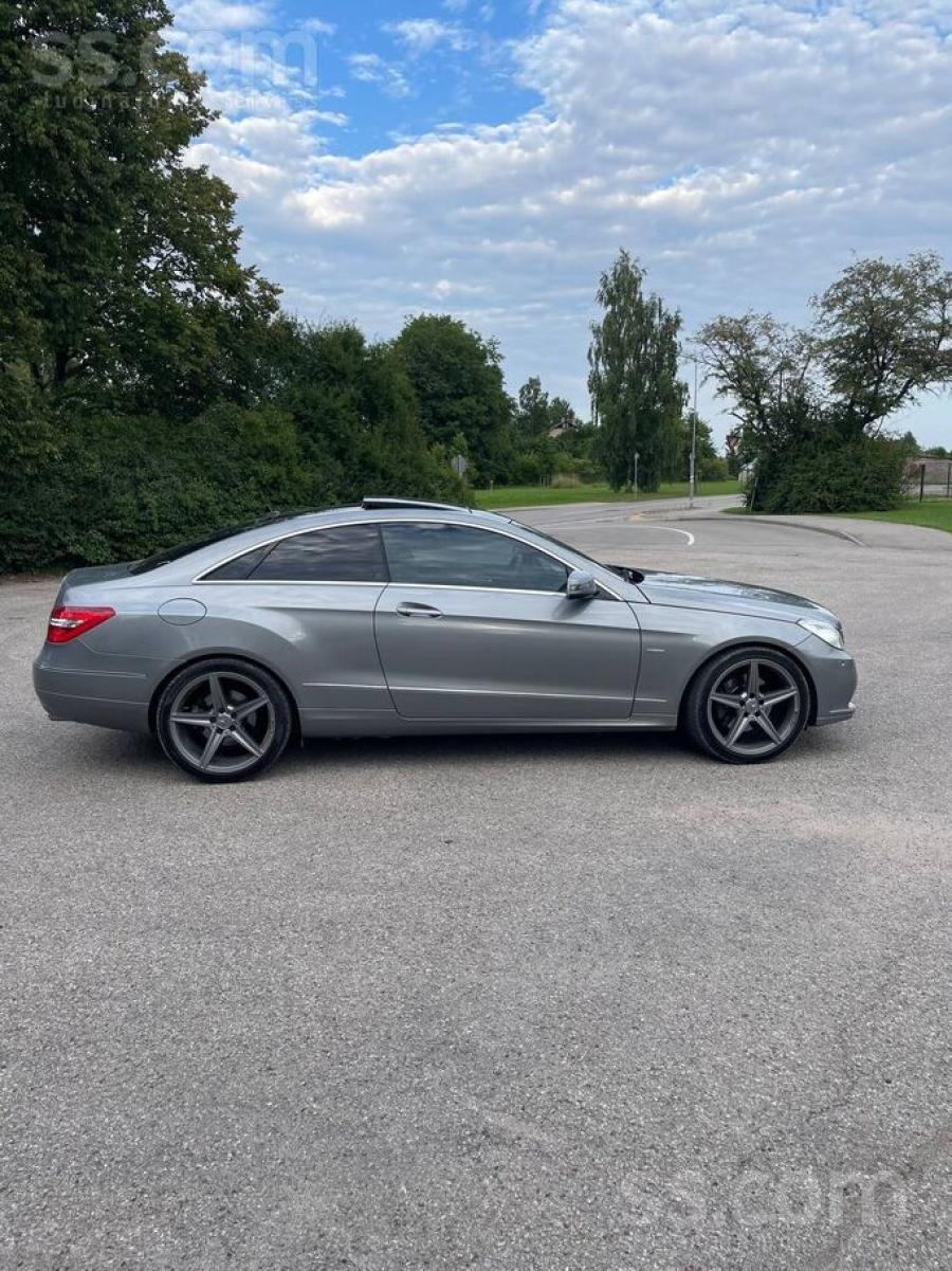 Pelēks Mercedes-Benz E 350 2010 Tukums, ar dzinēja tilpumu 3.00 L un nobraukumu 231 tūkst. km par 9500 €, foto 5 vietnē AUTOMOTO.COM.LV