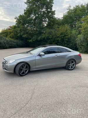 Pelēks Mercedes-Benz E 350 2010 Tukums, ar dzinēja tilpumu 3.00 L un nobraukumu 231 tūkst. km par 9500 €, foto 7 vietnē AUTOMOTO.COM.LV