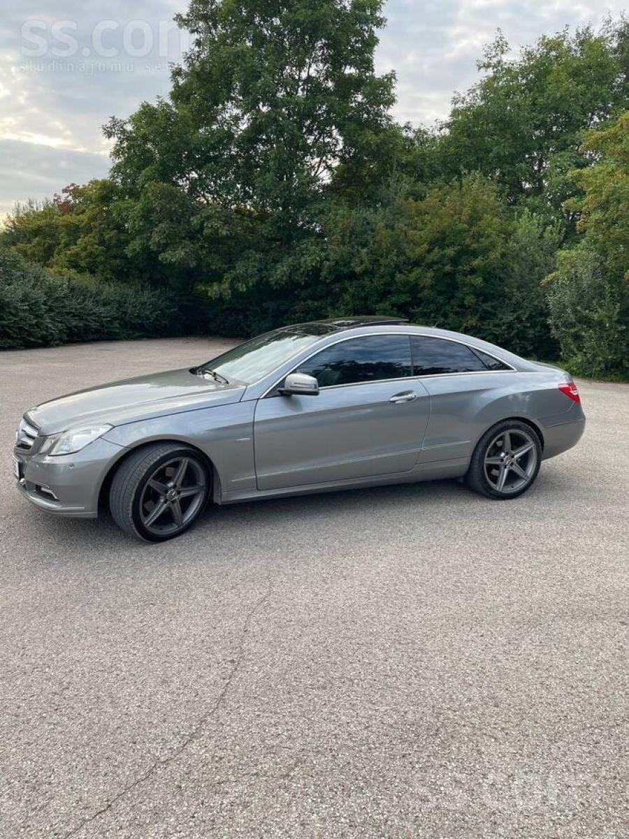Pelēks Mercedes-Benz E 350 2010 Tukums, ar dzinēja tilpumu 3.00 L un nobraukumu 231 tūkst. km par 9500 €, foto 7 vietnē AUTOMOTO.COM.LV