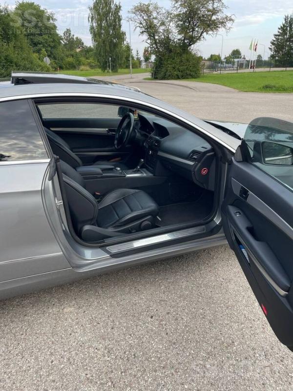 Grey Mercedes-Benz E 350 2010 in Tukums, with an engine capacity of 3.00 L and mileage of 231 thousand km for 9500 €, photo 10 on AUTOMOTO.COM.LV