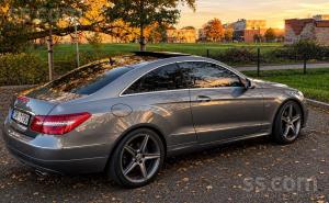 Grey Mercedes-Benz E 350 2010 in Jelgava, with an engine capacity of 3.00 L and mileage of 234 thousand km for 9550 €, photo 5 on AUTOMOTO.COM.LV