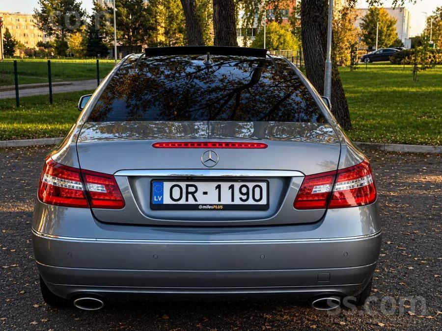 Grey Mercedes-Benz E 350 2010 in Jelgava, with an engine capacity of 3.00 L and mileage of 234 thousand km for 9550 €, photo 9 on AUTOMOTO.COM.LV