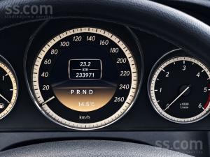 Grey Mercedes-Benz E 350 2010 in Jelgava, with an engine capacity of 3.00 L and mileage of 234 thousand km for 9550 €, photo 10 on AUTOMOTO.COM.LV