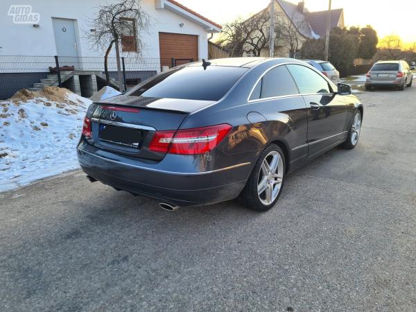 Grey Mercedes-Benz E 350 2013 in Kaunas, with an engine capacity of 3.50 L and mileage of 185 thousand km for 9300 €, photo 4 on AUTOMOTO.COM.LV
