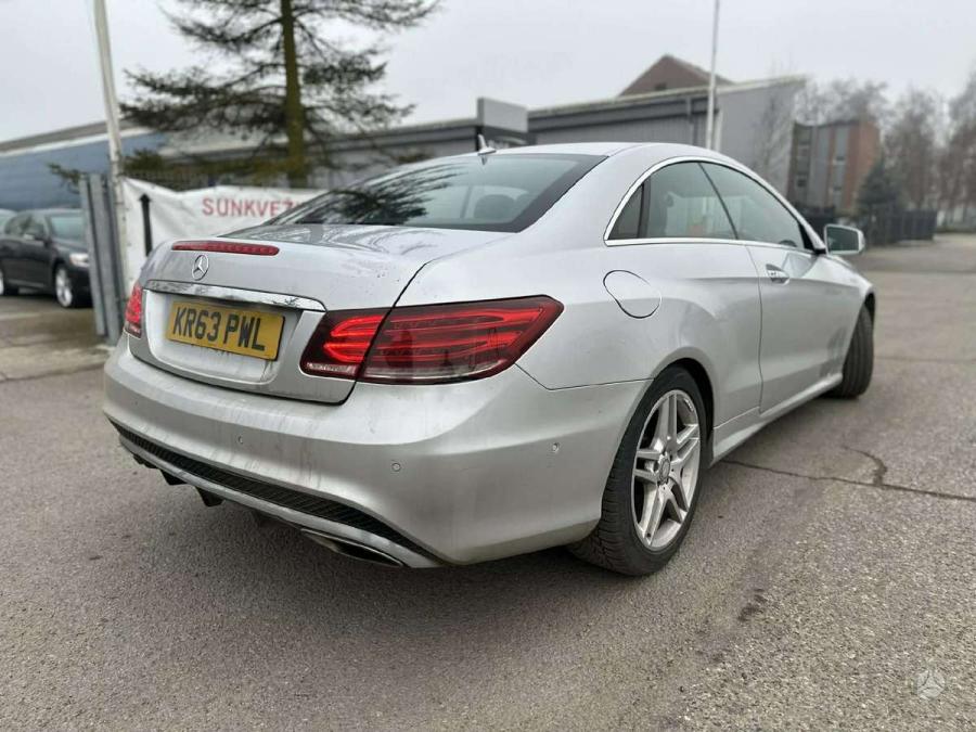 Grey Mercedes-Benz E 350 2014 in Vilkaviskis, with an engine capacity of 3.50 L and mileage of 170 thousand km for 5200 €, photo 4 on AUTOMOTO.COM.LV