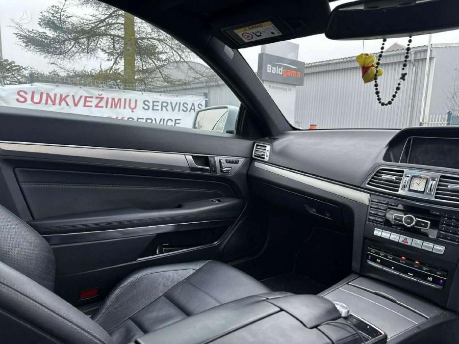 Grey Mercedes-Benz E 350 2014 in Vilkaviskis, with an engine capacity of 3.50 L and mileage of 170 thousand km for 5200 €, photo 19 on AUTOMOTO.COM.LV