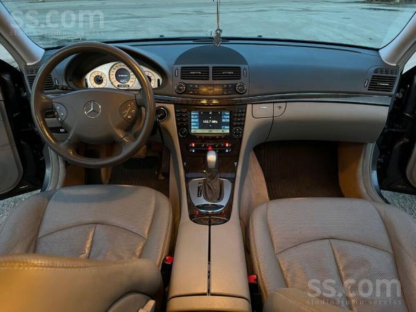 Grey Mercedes-Benz E 350 2005 in Ogre, with an engine capacity of 3.50 L and mileage of 133 thousand km for 5500 €, photo 5 on AUTOMOTO.COM.LV