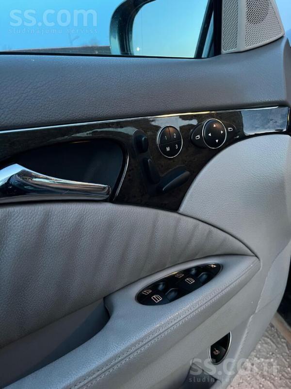 Grey Mercedes-Benz E 350 2005 in Ogre, with an engine capacity of 3.50 L and mileage of 133 thousand km for 5500 €, photo 10 on AUTOMOTO.COM.LV