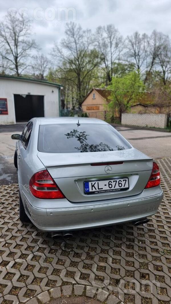 Grey Mercedes-Benz E 350 2005 in Riga, with an engine capacity of 3.50 L and mileage of 236 thousand km for 5200 €, photo 4 on AUTOMOTO.COM.LV
