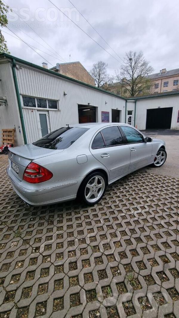 Grey Mercedes-Benz E 350 2005 in Riga, with an engine capacity of 3.50 L and mileage of 236 thousand km for 5200 €, photo 5 on AUTOMOTO.COM.LV