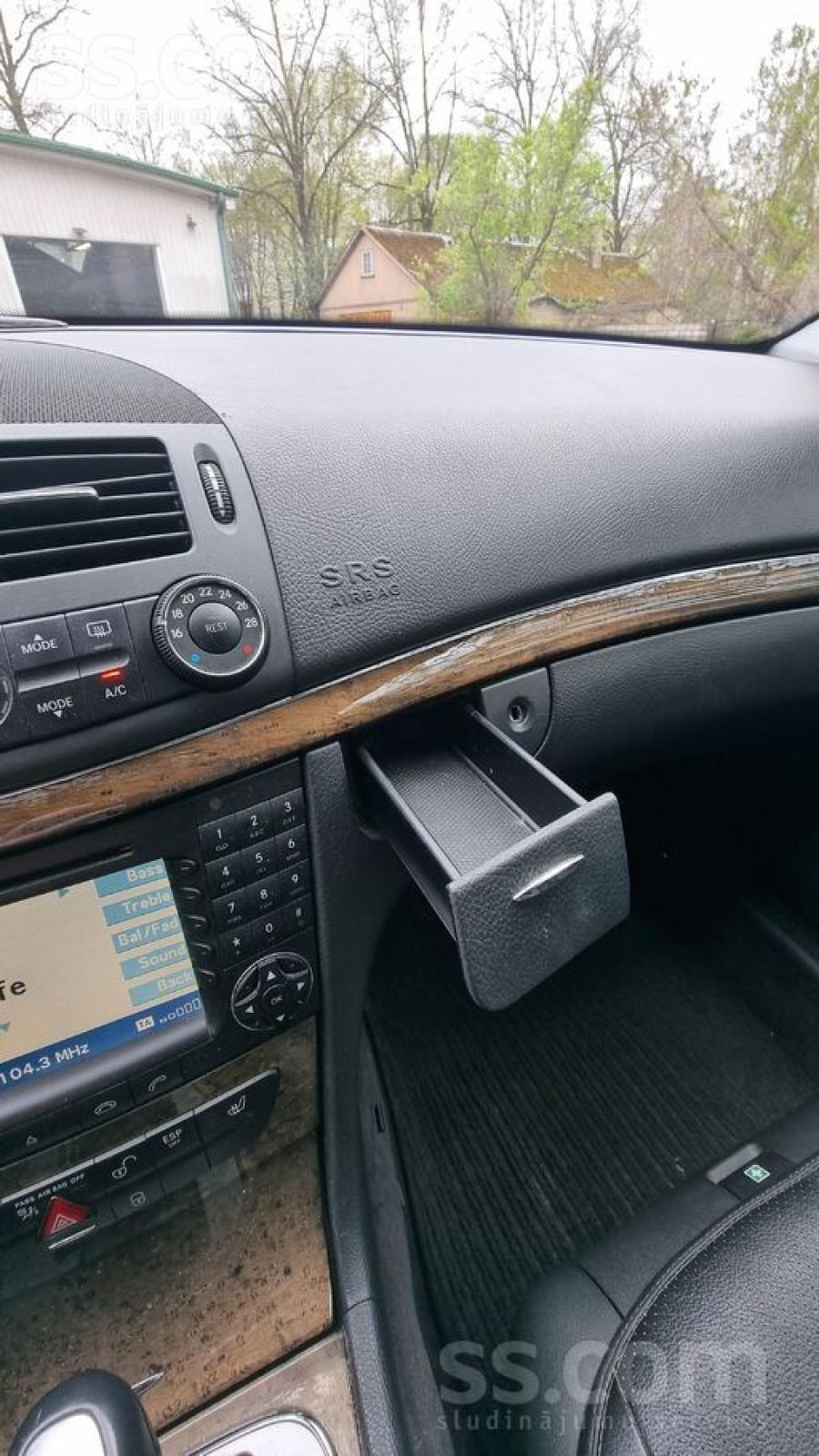 Pelēks Mercedes-Benz E 350 2005 Rīga, ar dzinēja tilpumu 3.50 L un nobraukumu 236 tūkst. km par 5200 €, foto 14 vietnē AUTOMOTO.COM.LV