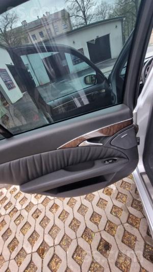 Pelēks Mercedes-Benz E 350 2005 Rīga, ar dzinēja tilpumu 3.50 L un nobraukumu 236 tūkst. km par 5200 €, foto 18 vietnē AUTOMOTO.COM.LV