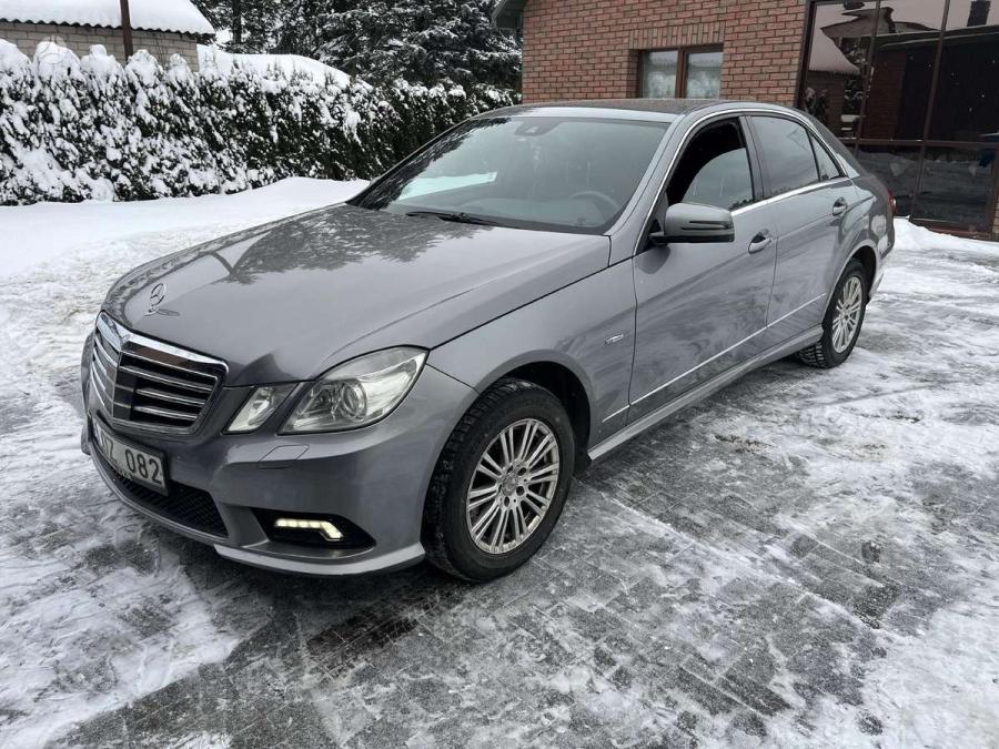 Grey Mercedes-Benz E 350 2009 in Alytus, with an engine capacity of 2.99 L and mileage of 285 thousand km for 7000 €, photo 1 on AUTOMOTO.COM.LV