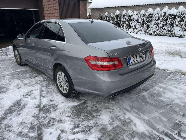 Grey Mercedes-Benz E 350 2009 in Alytus, with an engine capacity of 2.99 L and mileage of 285 thousand km for 7000 €, photo 2 on AUTOMOTO.COM.LV