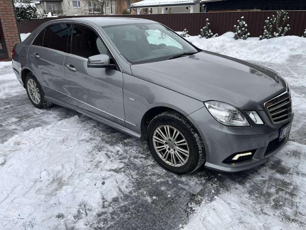 Grey Mercedes-Benz E 350 2009 in Alytus, with an engine capacity of 2.99 L and mileage of 285 thousand km for 7000 €, photo 4 on AUTOMOTO.COM.LV
