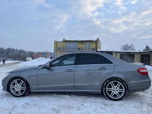 Grey Mercedes-Benz E 350 2009 in Utena, with an engine capacity of 2.99 L and mileage of 302 thousand km for 5850 €, photo 8 on AUTOMOTO.COM.LV