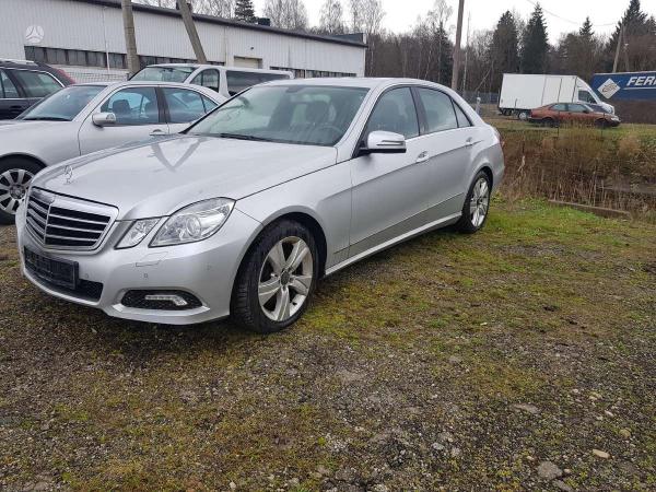 Pelēks Mercedes-Benz E 350 2009 Radviliškis, ar dzinēja tilpumu 3.50 L un nobraukumu 271 tūkst. km par 3300 €, foto 1 vietnē AUTOMOTO.COM.LV