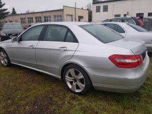 Pelēks Mercedes-Benz E 350 2009 Radviliškis, ar dzinēja tilpumu 3.50 L un nobraukumu 271 tūkst. km par 3300 €, foto 2 vietnē AUTOMOTO.COM.LV