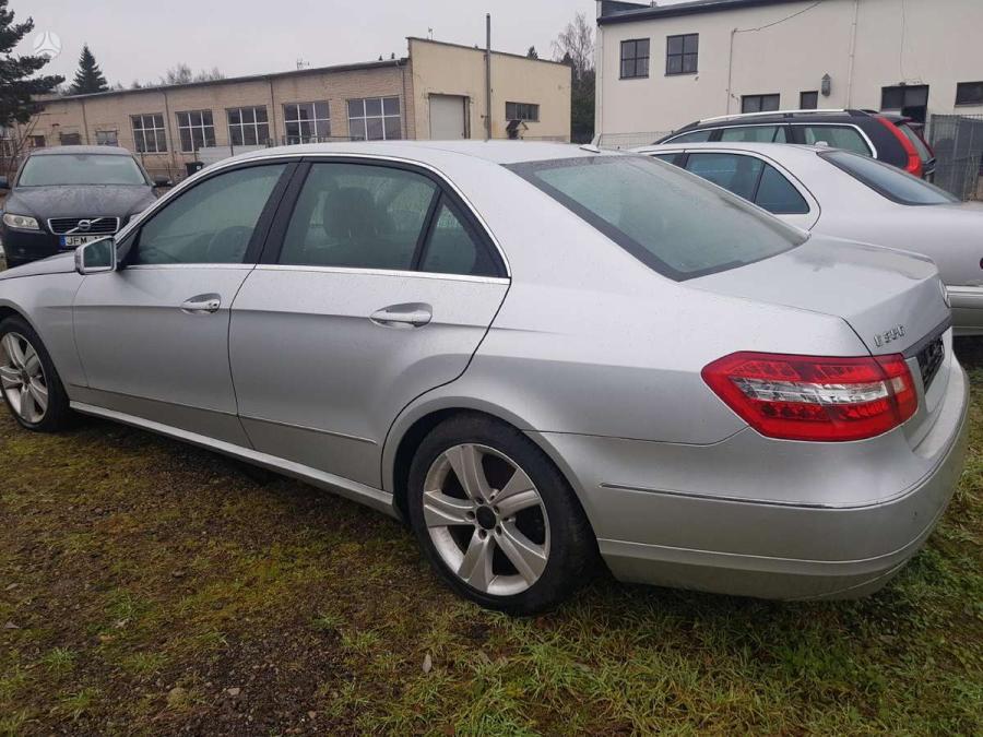 Pelēks Mercedes-Benz E 350 2009 Radviliškis, ar dzinēja tilpumu 3.50 L un nobraukumu 271 tūkst. km par 3300 €, foto 2 vietnē AUTOMOTO.COM.LV