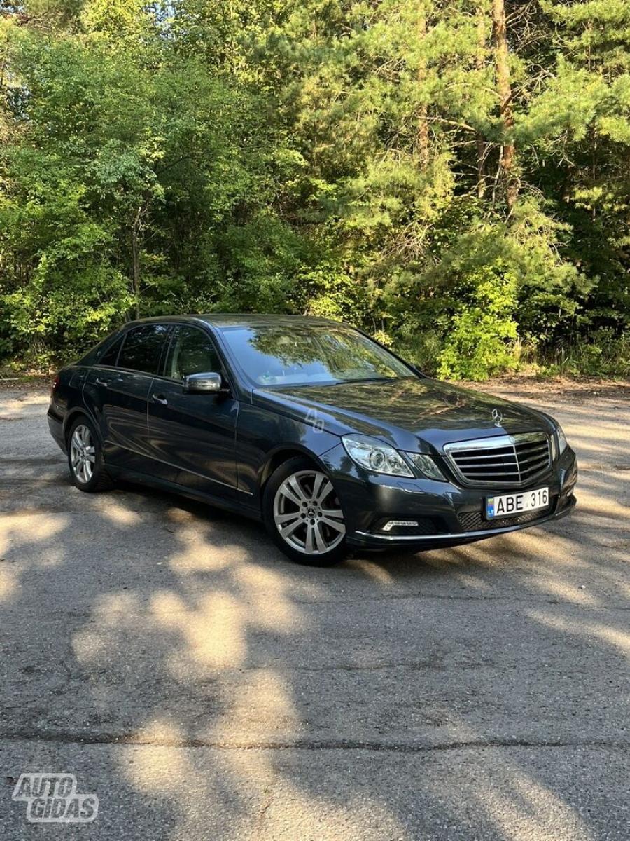 Grey Mercedes-Benz E 350 2009 in Elektrenai, with an engine capacity of 3.00 L and mileage of 289 thousand km for 7500 €, photo 1 on AUTOMOTO.COM.LV