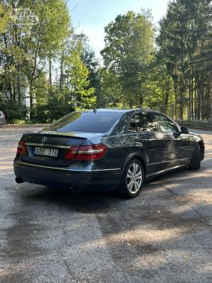 Grey Mercedes-Benz E 350 2009 in Elektrenai, with an engine capacity of 3.00 L and mileage of 289 thousand km for 7500 €, photo 2 on AUTOMOTO.COM.LV
