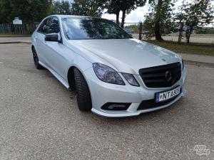 Grey Mercedes-Benz E 350 2009 in Jonava, with an engine capacity of 3.50 L and mileage of 323 thousand km for 7200 €, photo 3 on AUTOMOTO.COM.LV