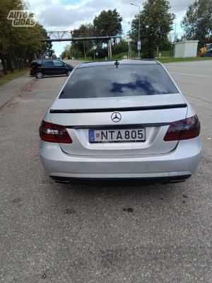 Grey Mercedes-Benz E 350 2009 in Jonava, with an engine capacity of 3.50 L and mileage of 323 thousand km for 7200 €, photo 5 on AUTOMOTO.COM.LV