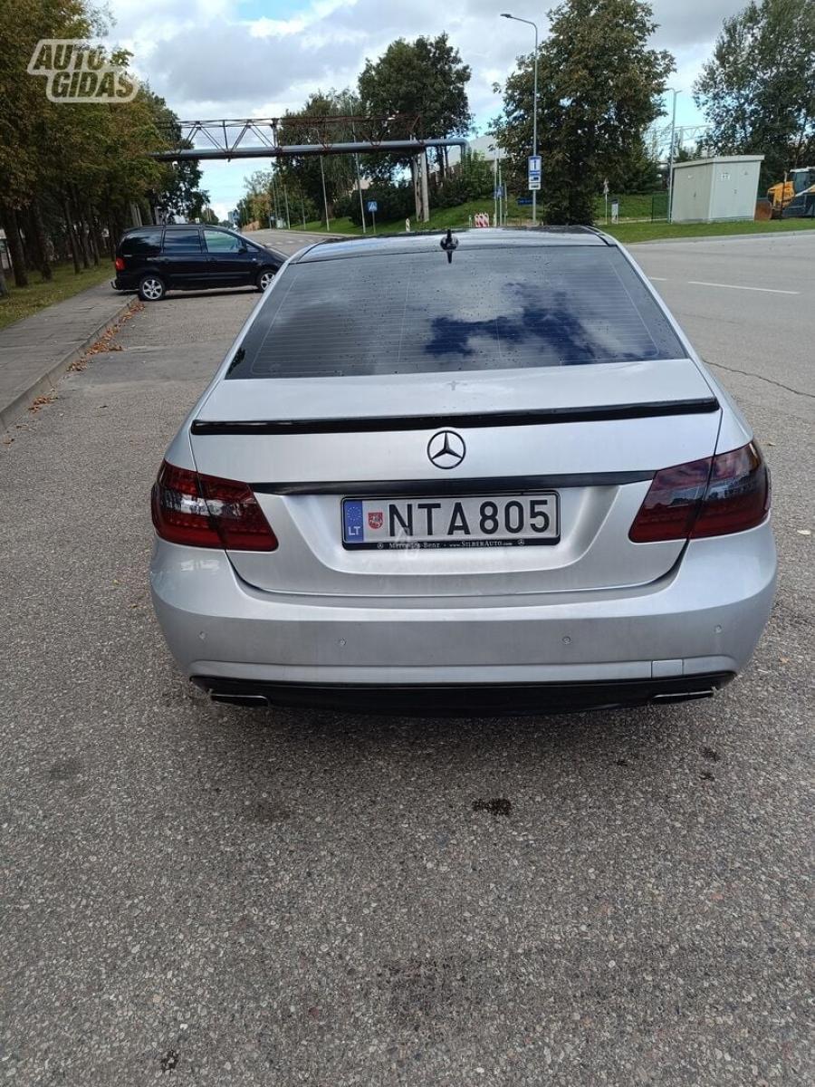 Grey Mercedes-Benz E 350 2009 in Jonava, with an engine capacity of 3.50 L and mileage of 323 thousand km for 7200 €, photo 5 on AUTOMOTO.COM.LV