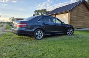 Grey Mercedes-Benz E 350 2009 in Vilnius, with an engine capacity of 2.99 L and mileage of 368 thousand km for 6800 €, photo 3 on AUTOMOTO.COM.LV
