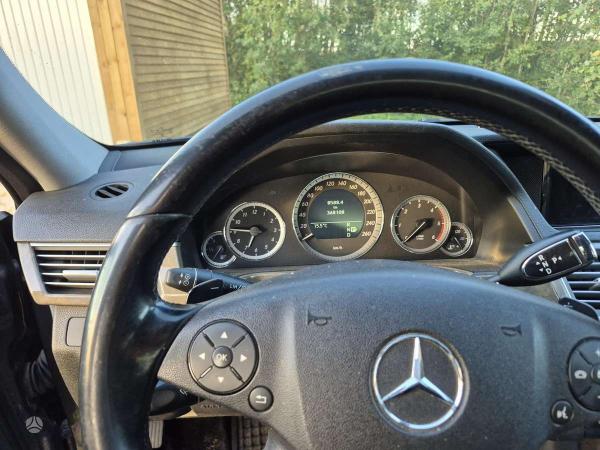 Grey Mercedes-Benz E 350 2009 in Vilnius, with an engine capacity of 2.99 L and mileage of 368 thousand km for 6800 €, photo 8 on AUTOMOTO.COM.LV