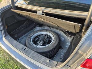 Grey Mercedes-Benz E 350 2009 in Vilnius, with an engine capacity of 2.99 L and mileage of 368 thousand km for 6800 €, photo 9 on AUTOMOTO.COM.LV